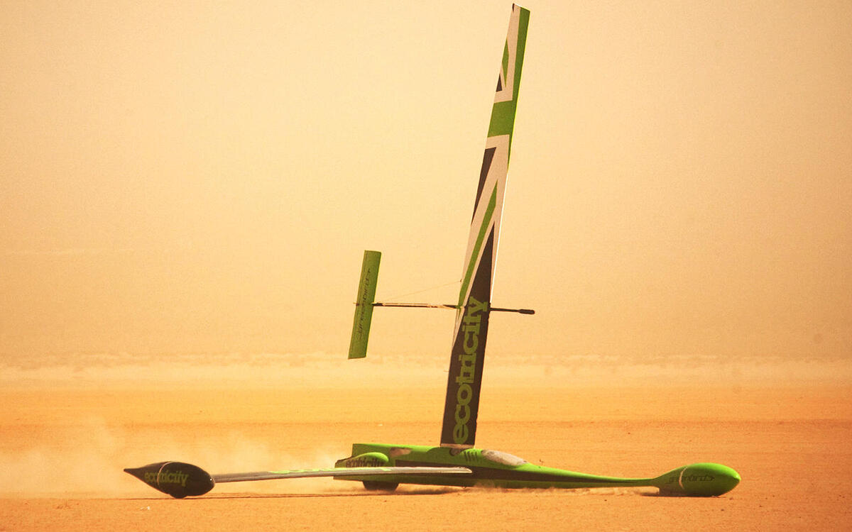 British team sets new sand land speed record | Autocar
