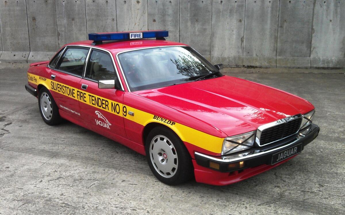 The world’s largest fire engine & other amazing firefighting machines ...