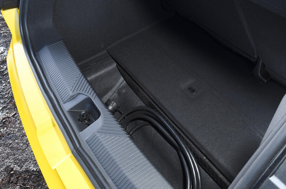 Renault 5 Review 2025, Price & Specs | Autocar