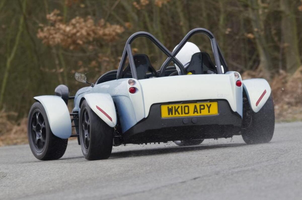 Toniq CB 200 Review 2025, Price & Specs | Autocar