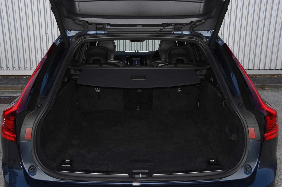 Volvo V90 Review 2024, Price & Specs | Autocar