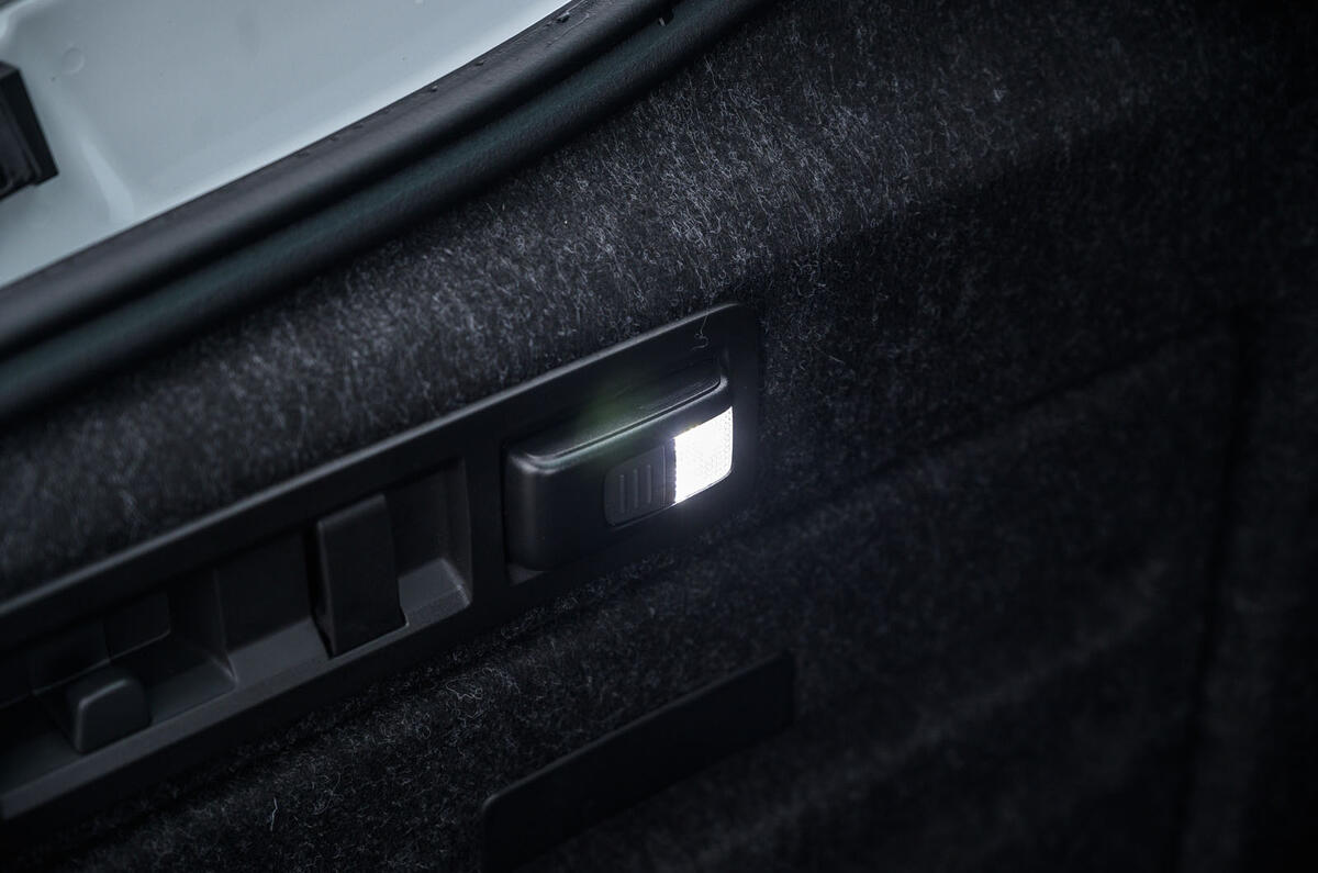 Skoda Superb iV Review 2025, Price & Specs | Autocar