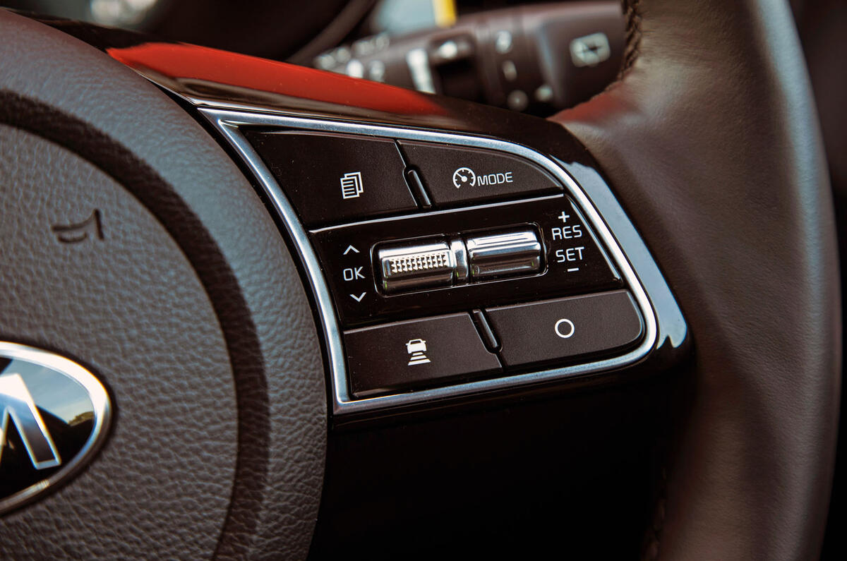 Kia Xceed Review 2025, Price & Specs | Autocar