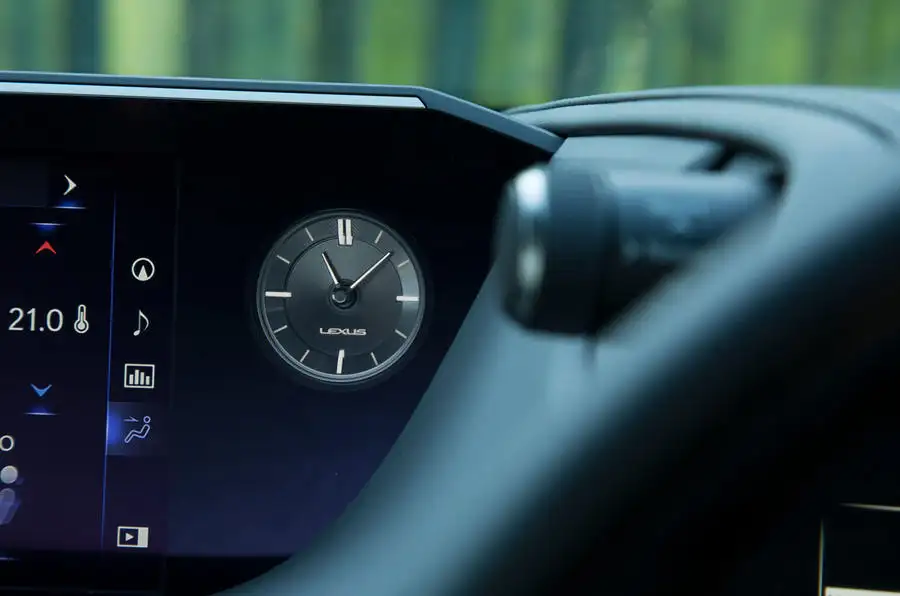 Lexus ES Review 2025, Price & Specs | Autocar