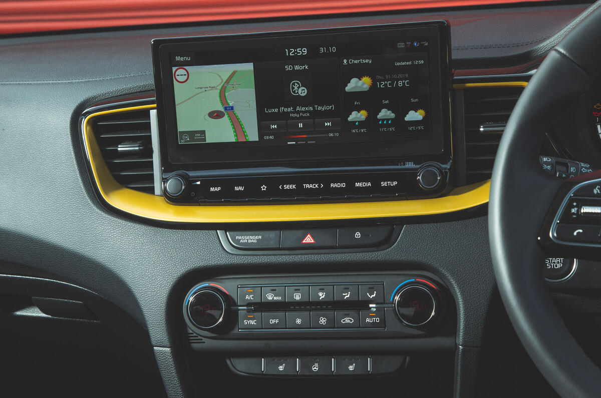 Kia Xceed Review 2025, Price & Specs | Autocar