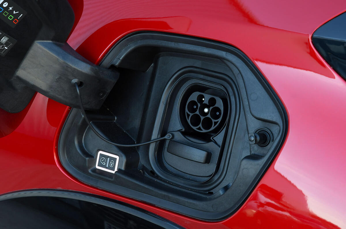 Peugeot e-208 Review (2022) | Autocar