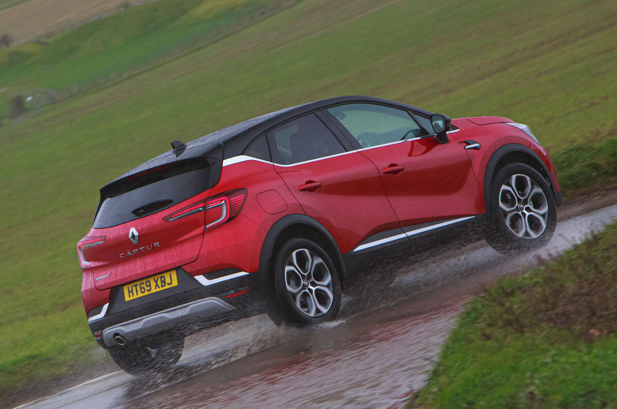 Renault Captur Review (2022) | Autocar