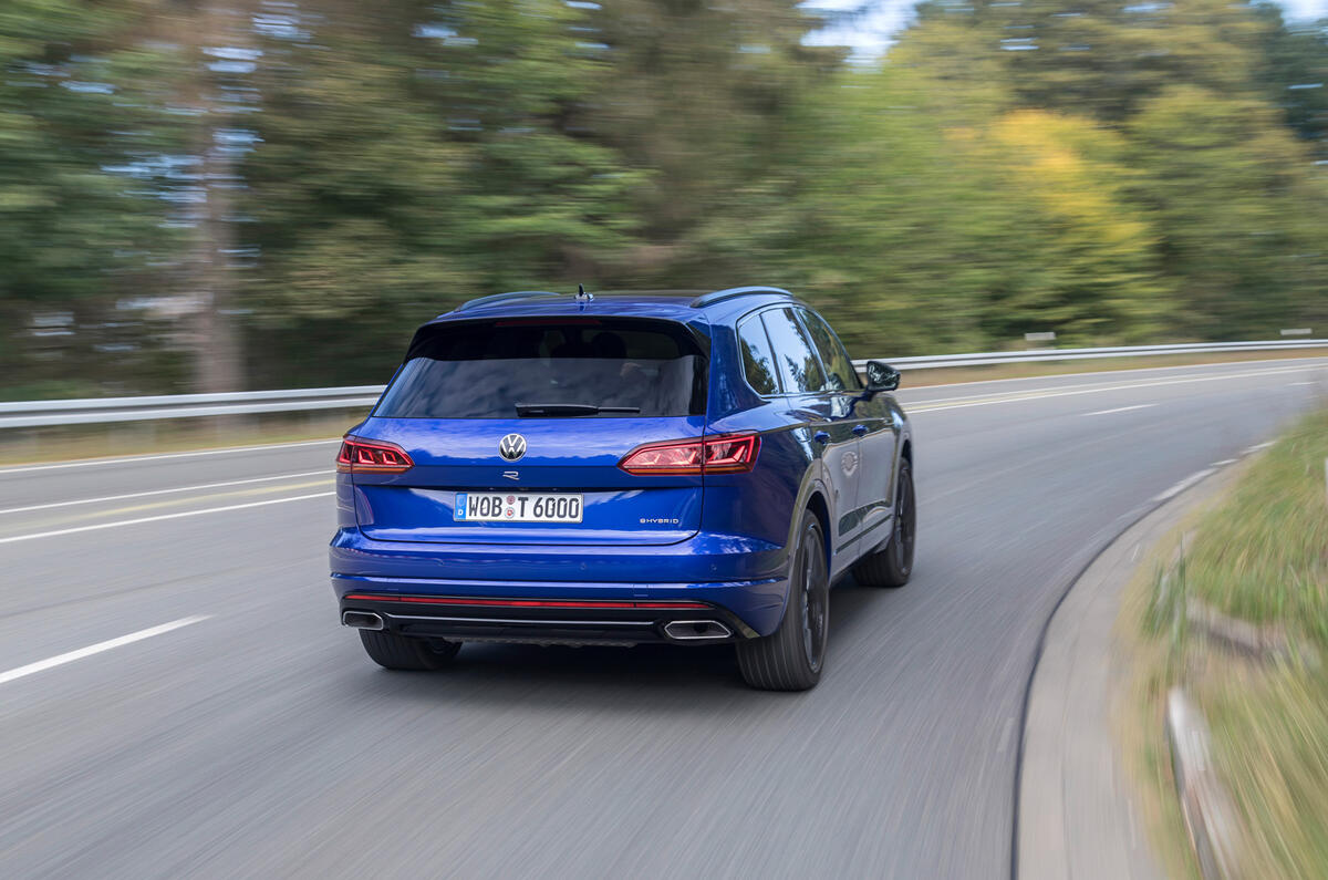 Volkswagen Touareg R Review 2025, Price & Specs | Autocar