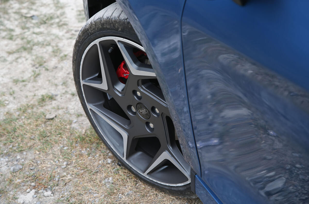 Ford Fiesta ST Review 2025, Price & Specs | Autocar