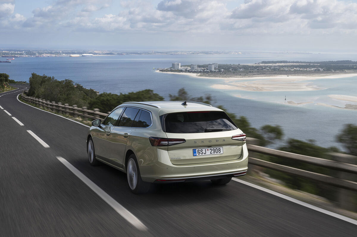Skoda Superb Review 2024, Price & Specs | Autocar