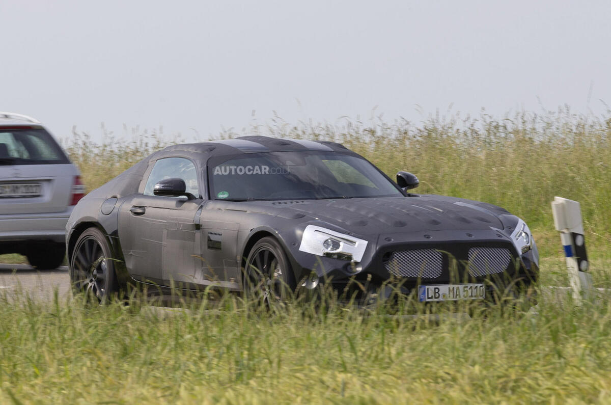 Mercedes' 911 rival spied testing - latest pictures | Autocar