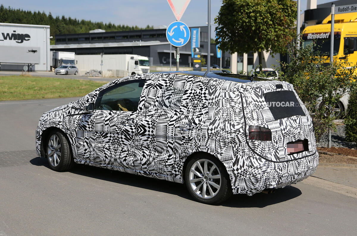 Volkswagen readies new Golf Plus | Autocar