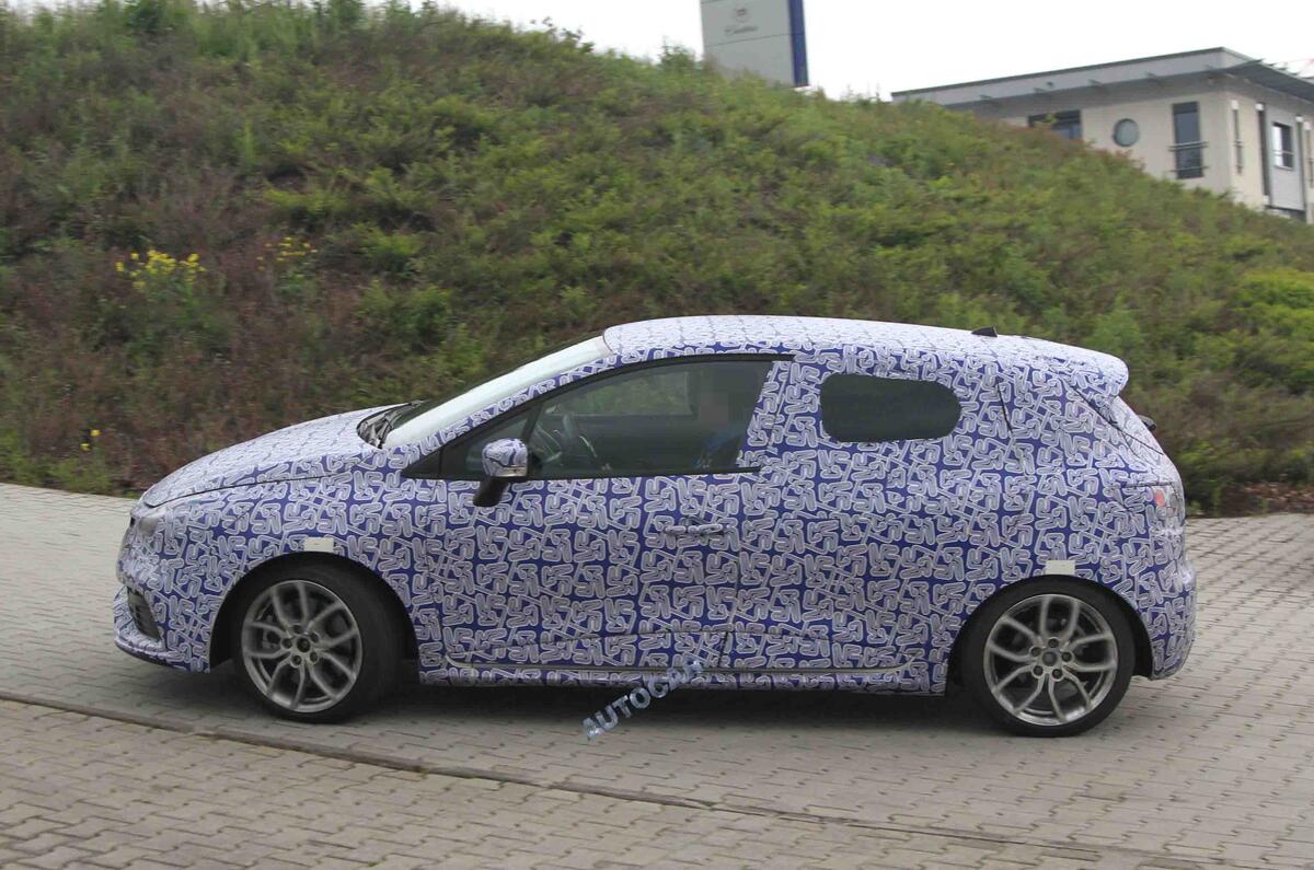 Hot Renault Clio RS spied testing | Autocar