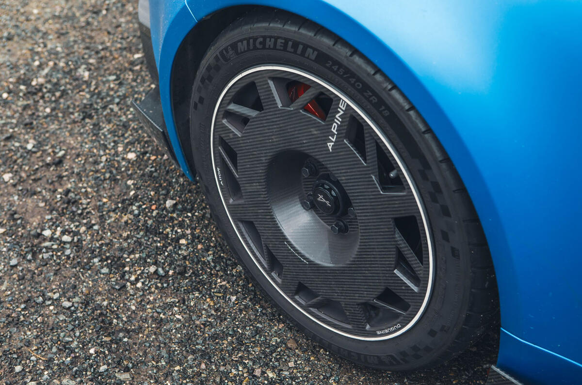 Alpine A110 R Review 2025, Price & Specs | Autocar