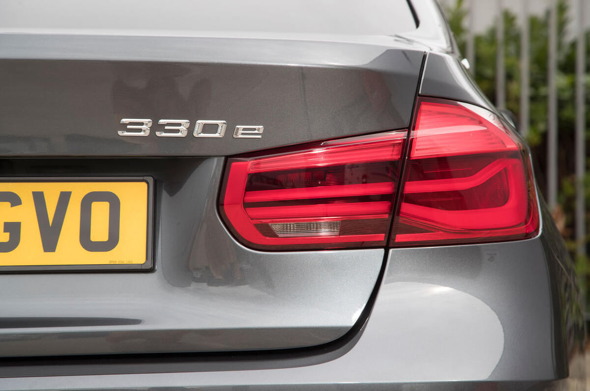 BMW 3-Series 330e iPerformance 2015-2018 Review (2022) | Autocar