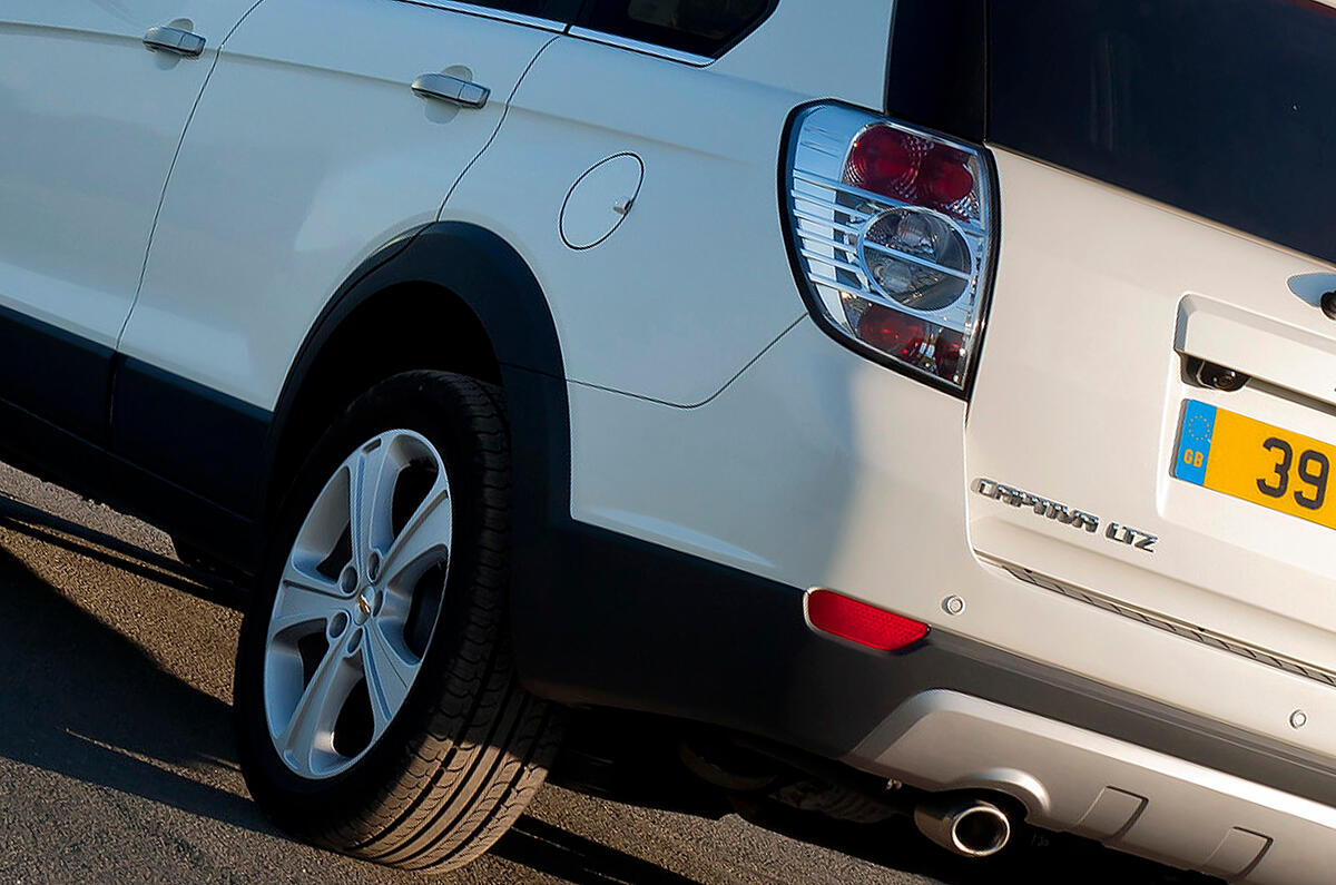Chevrolet Captiva 2007-2015 Review (2022) | Autocar