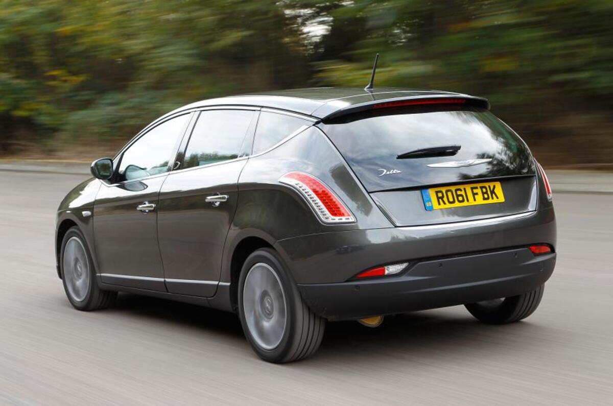 Chrysler Delta 2011-2013 Review (2021) | Autocar