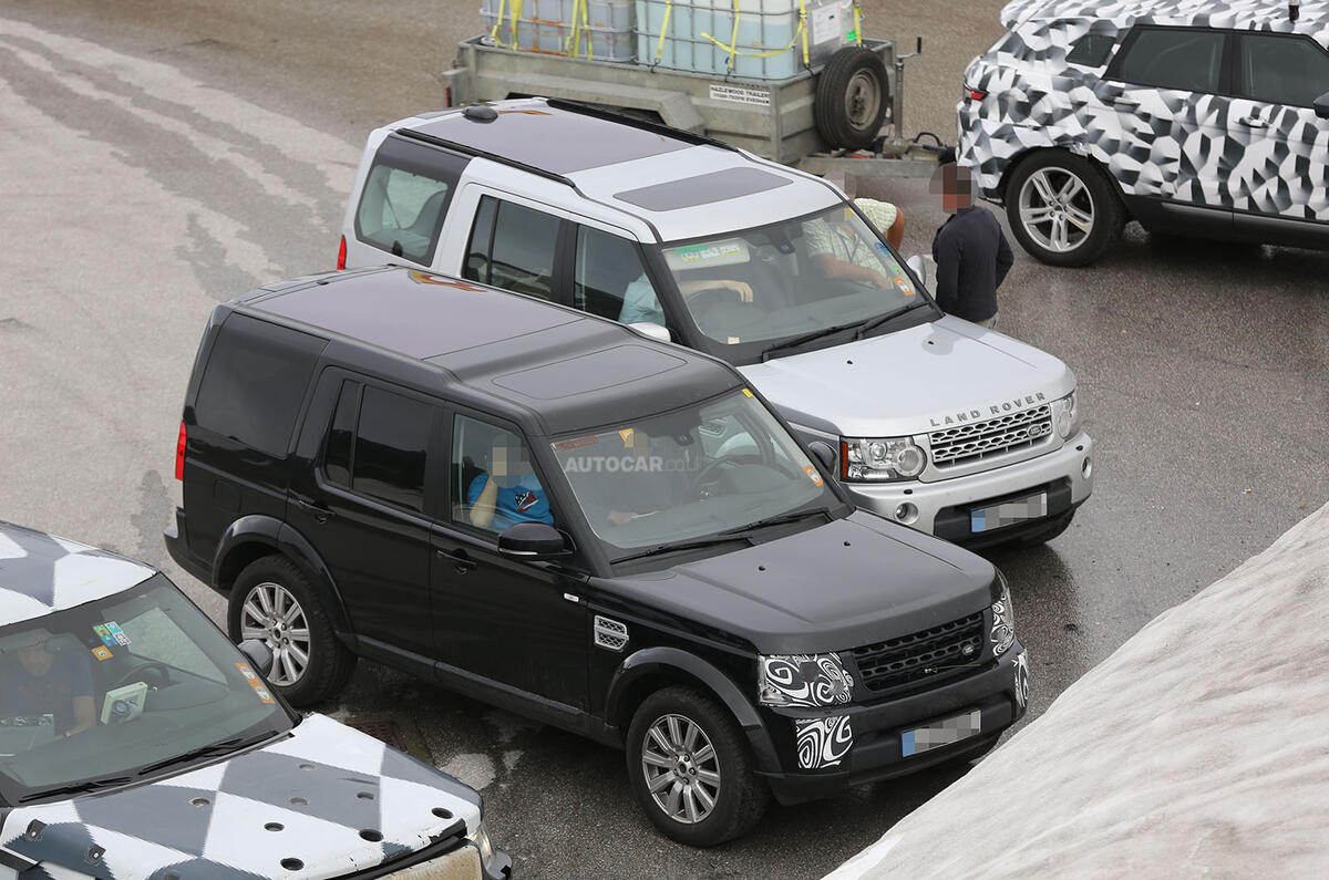 Land Rover Discovery facelift spotted