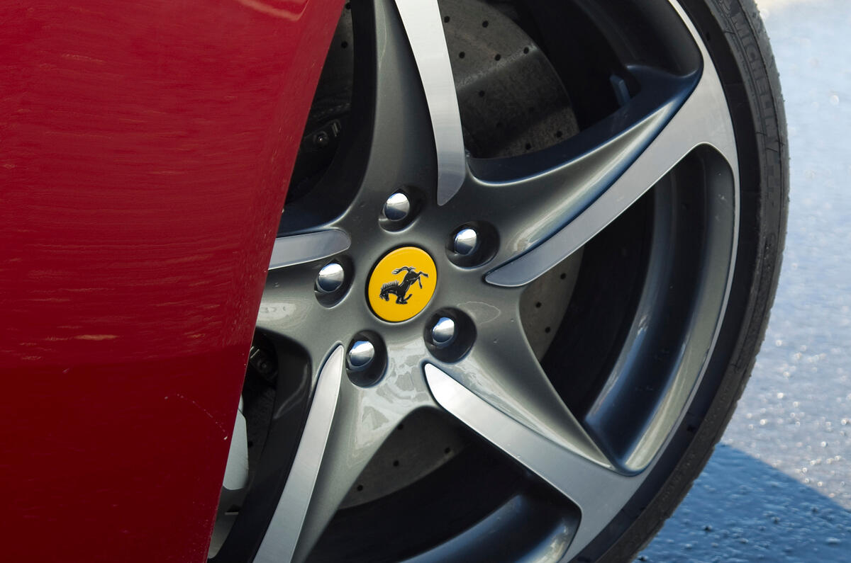 Ferrari FF 2011-2016 Review (2022) | Autocar