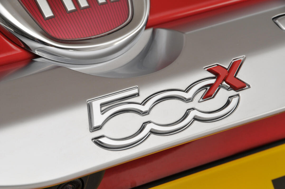 Fiat 500X Review 2025, Price & Specs | Autocar