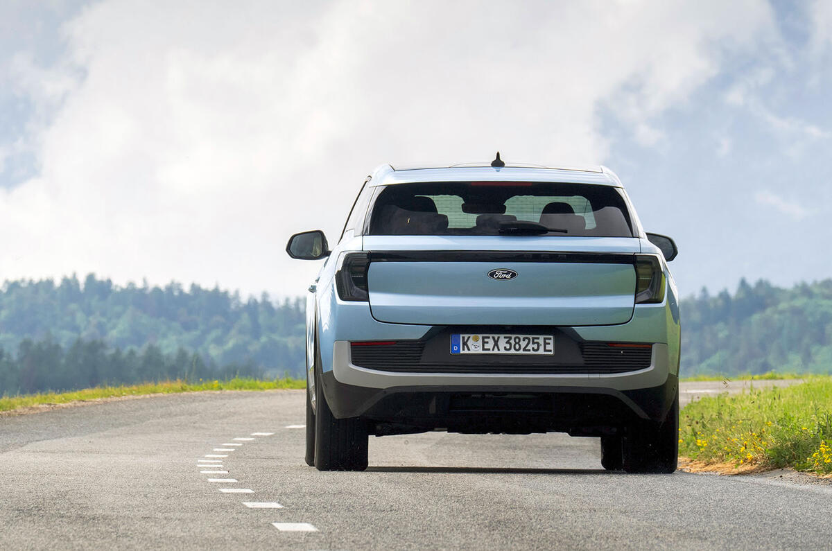 Ford Explorer Review 2024, Price & Specs | Autocar