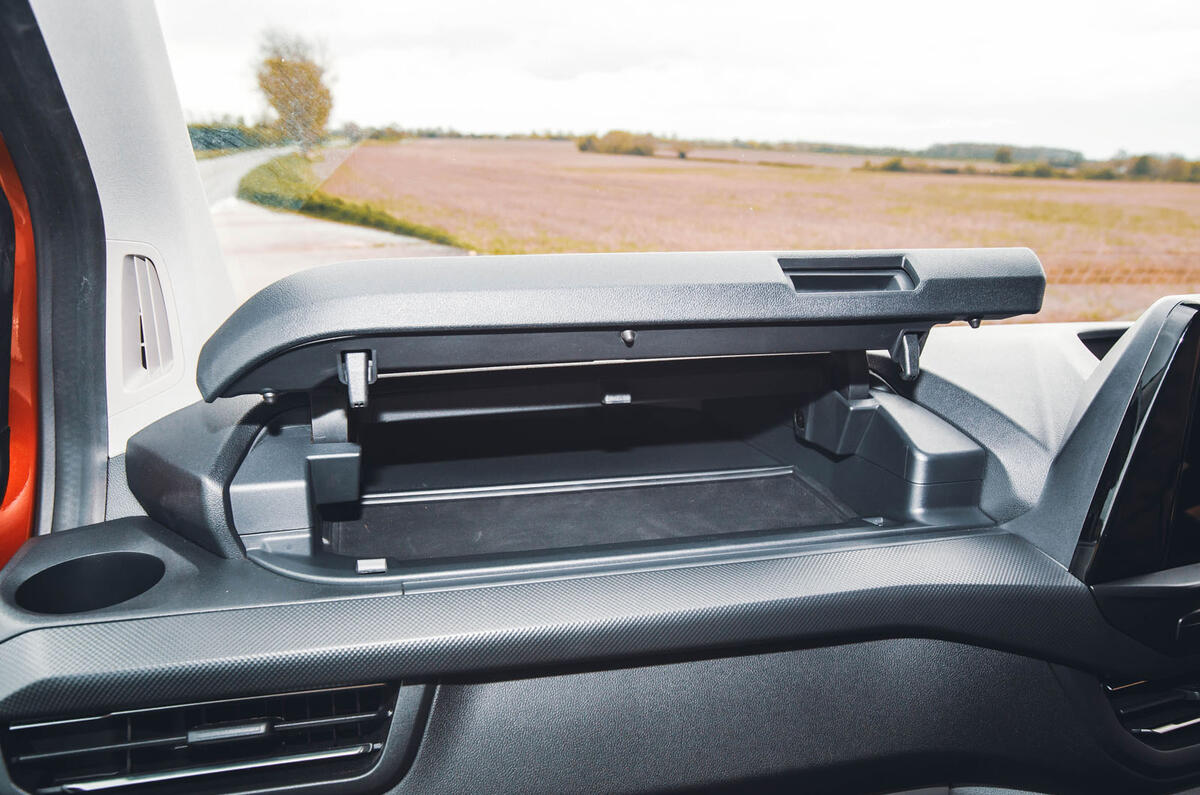 Ford Transit Custom Review 2025, Price & Specs | Autocar