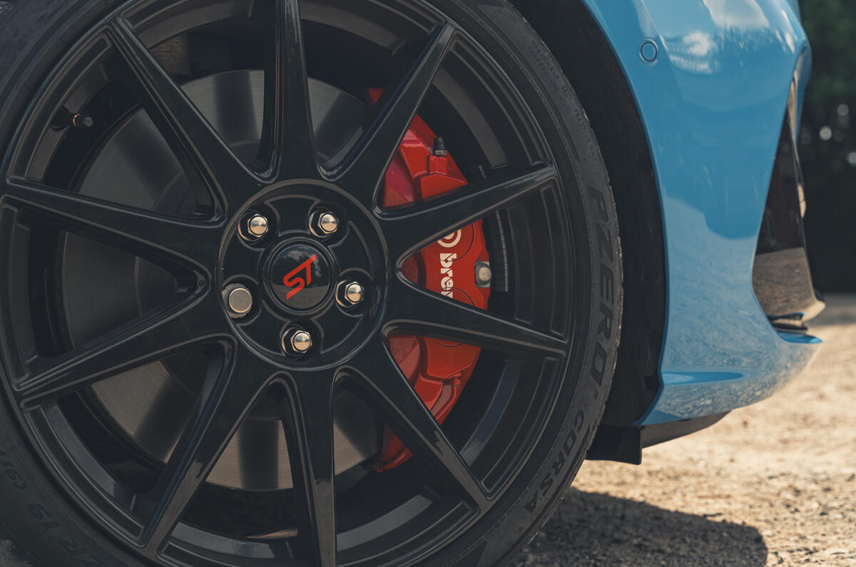 Ford Focus ST Review 2025, Price & Specs | Autocar