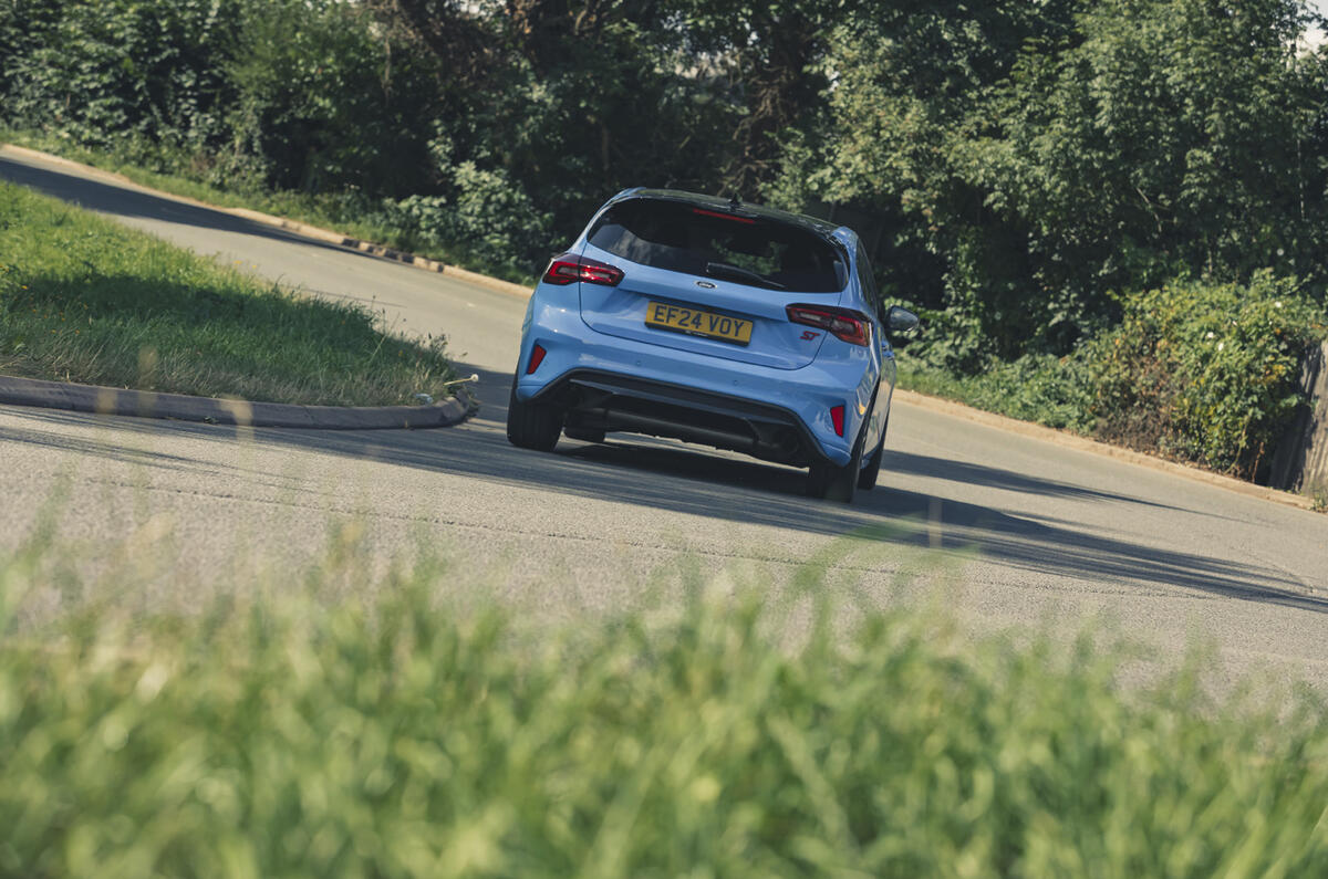 Ford Focus ST Review 2025, Price & Specs | Autocar