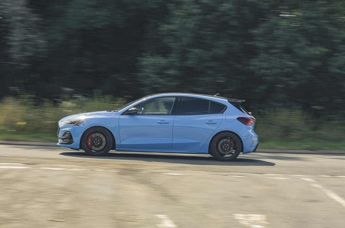 Ford Focus ST Review 2025, Price & Specs | Autocar