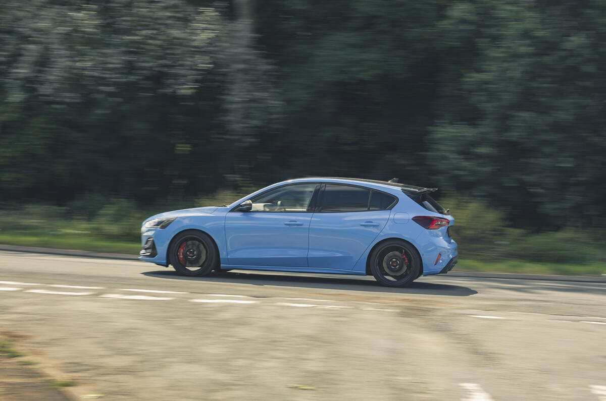 Ford Focus ST Review 2025, Price & Specs | Autocar