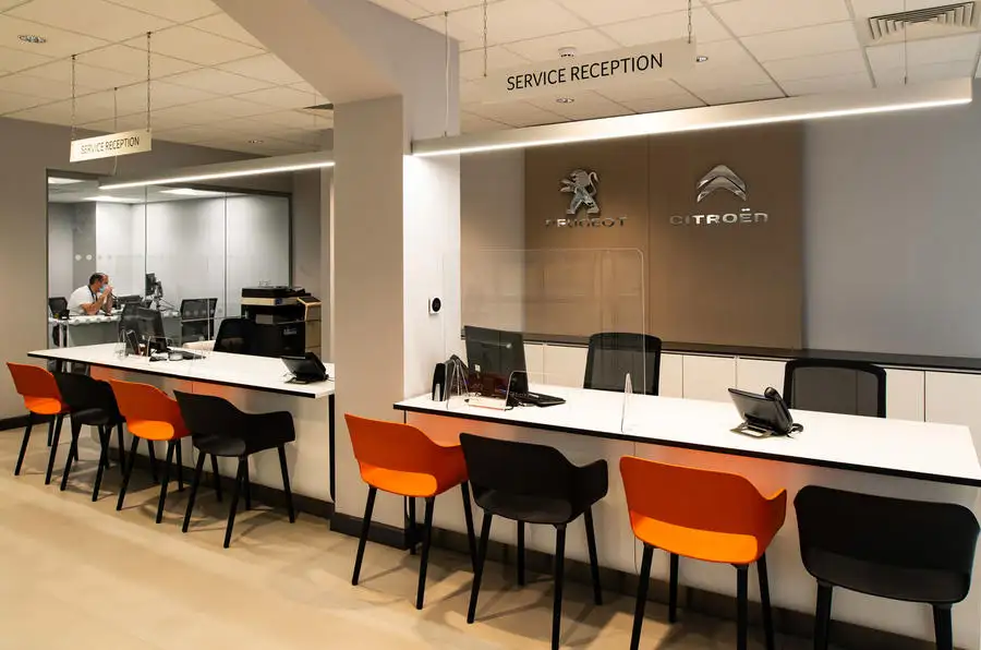 PSA Group opens flagship Citroen, DS and Peugeot site in London | Autocar