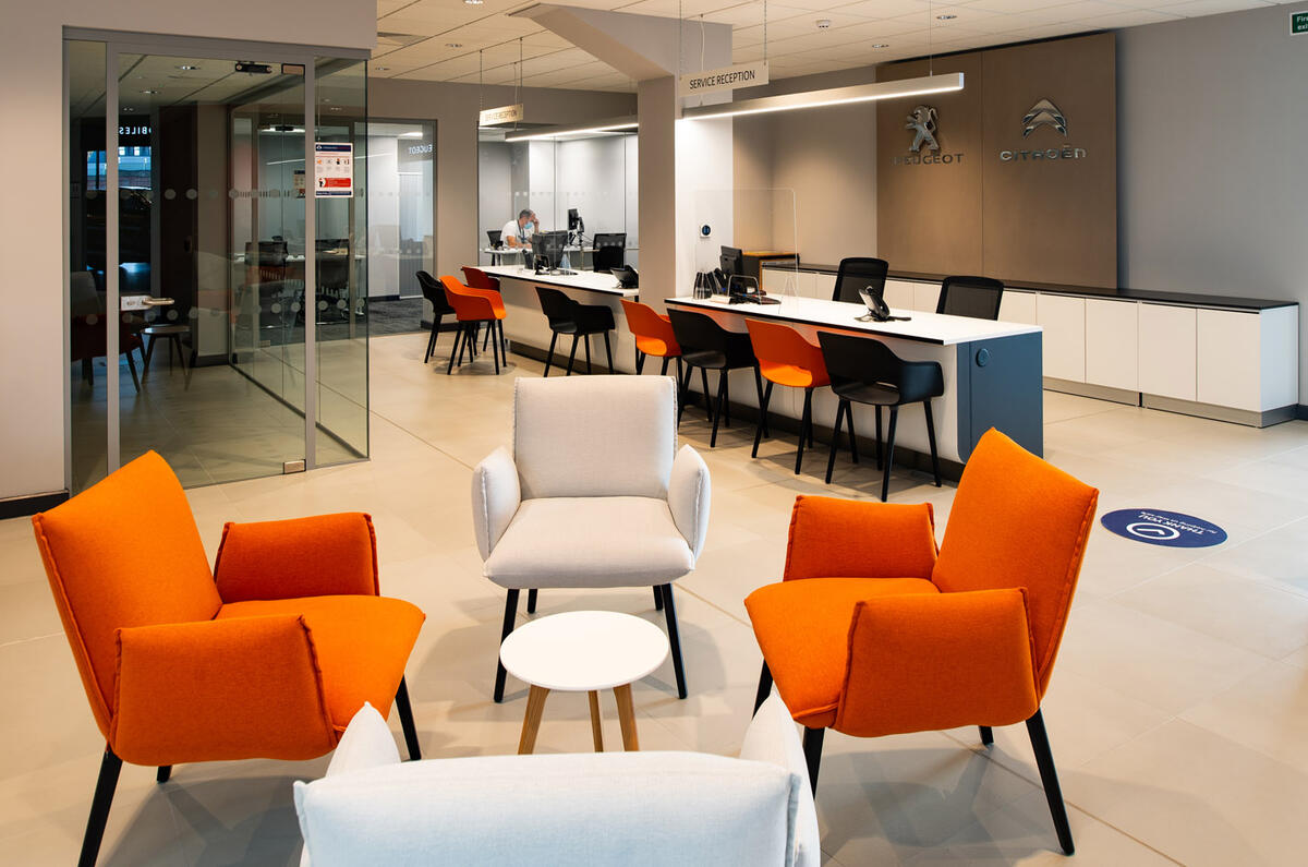 PSA Group opens flagship Citroen, DS and Peugeot site in London | Autocar