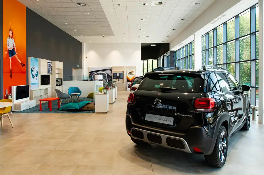 PSA Group opens flagship Citroen, DS and Peugeot site in London | Autocar