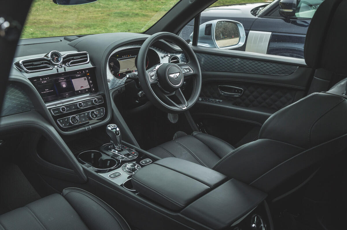 Range Rover vs Bentley Bentayga: Classy Brit brawlers face off | Autocar