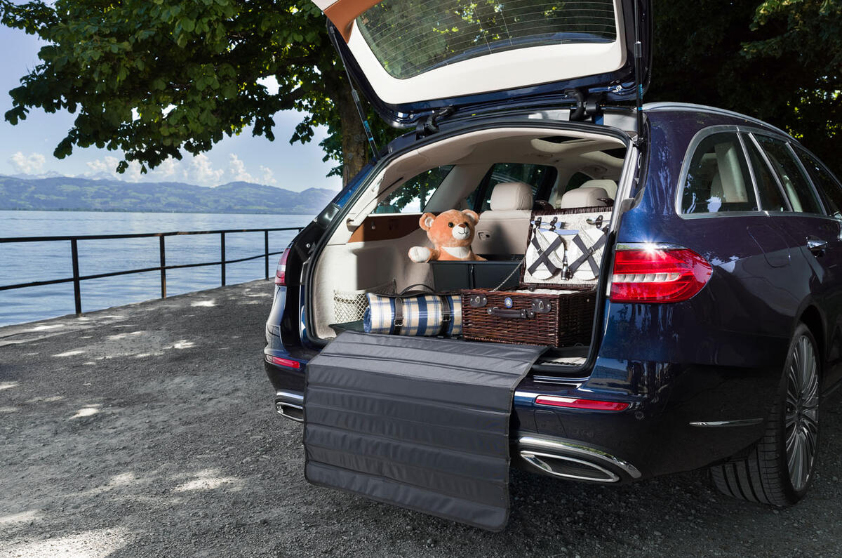 Festive road trip: Christmas hamper hunting in a BMW 520d Touring | Autocar