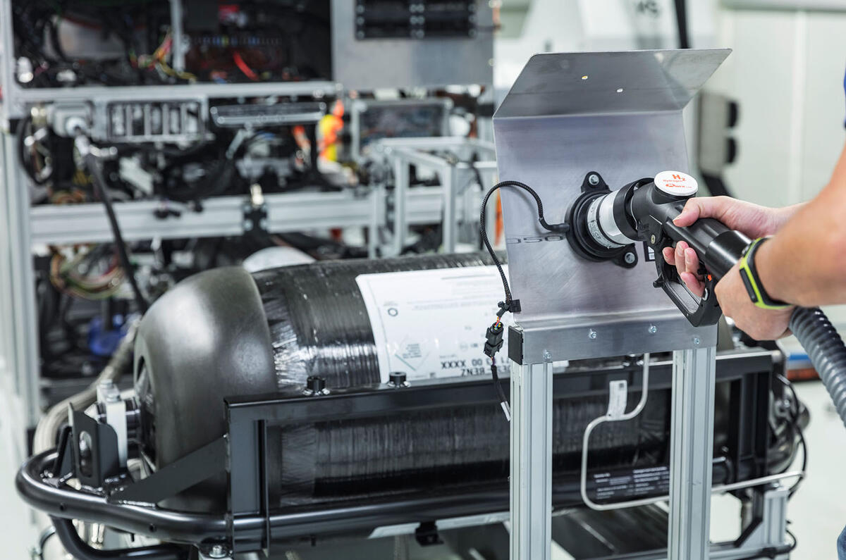 Mercedes-Benz GLC Fuel Cell to enter production following Frankfurt ...