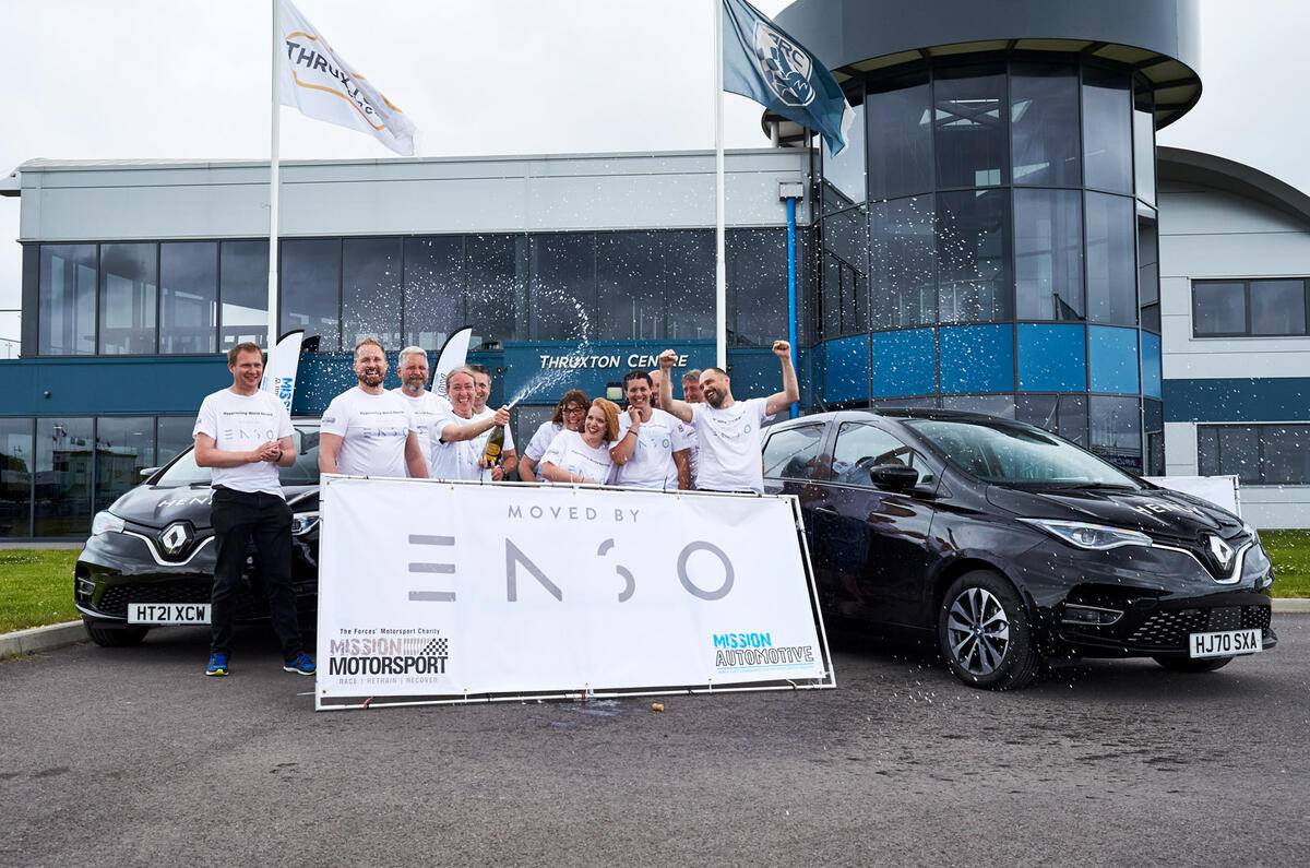 Mission Motorsport breaks EV endurance record with two Renault Zoes ...