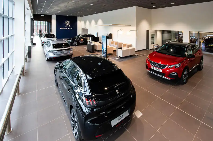 PSA Group opens flagship Citroen, DS and Peugeot site in London | Autocar