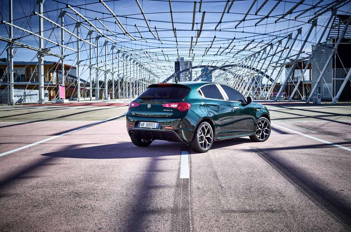 Alfa Romeo Racing edition Giulia and Stelvio celebrate F1 return at ...