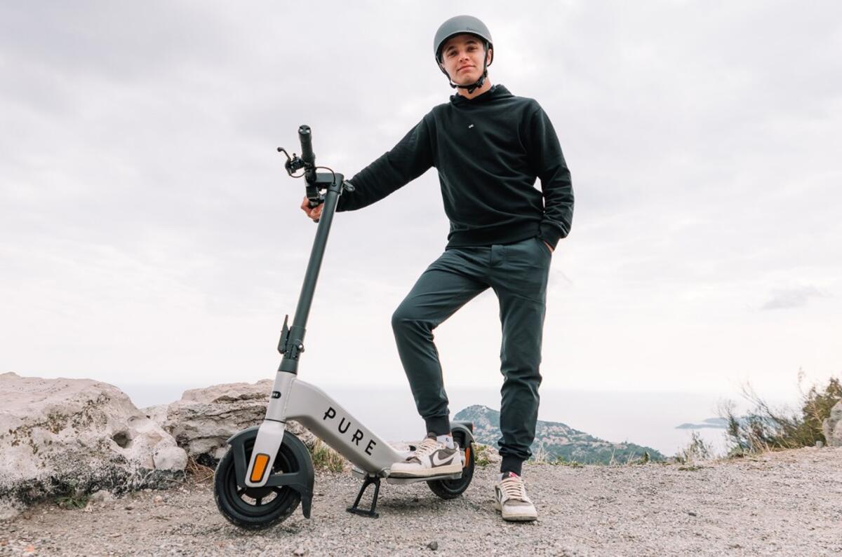 Pure Electric launches two new machines that 'reinvent' the e-scooter ...