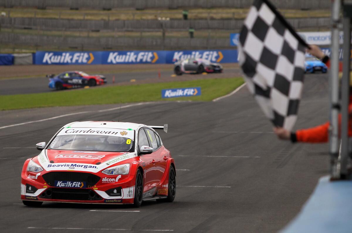 BTCC 2020: Sutton takes dominant Knockhill double | Autocar