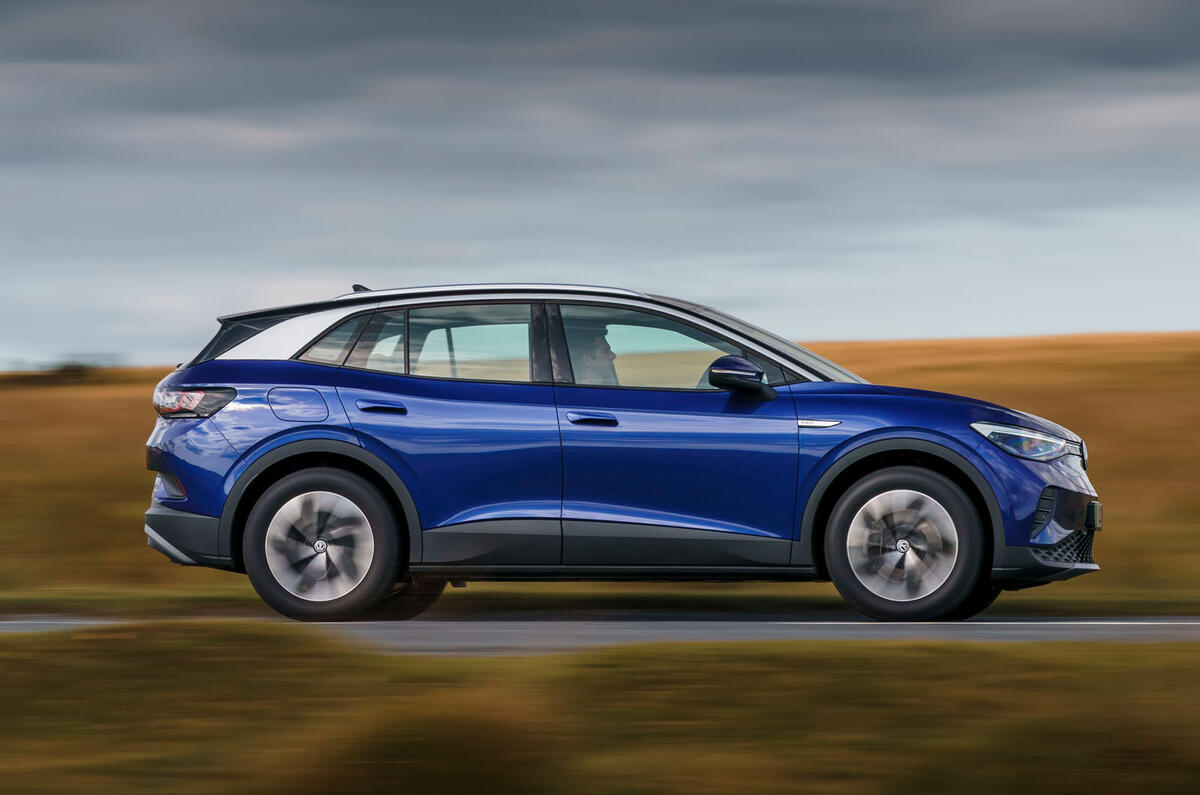 Volkswagen ID 4 52kWh Pure Life 2022 UK first drive | Autocar