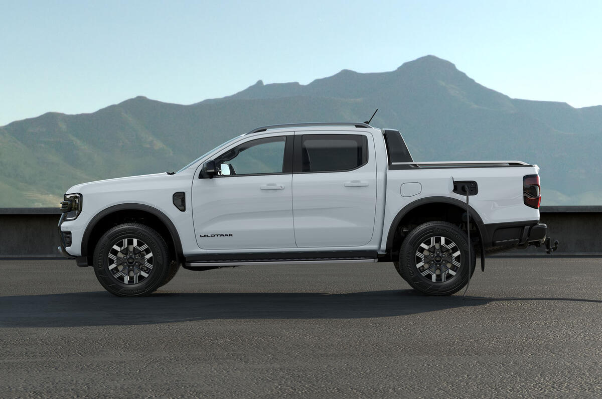 New Ford Ranger plug-in hybrid pick-up headed for UK in 2025 | Autocar