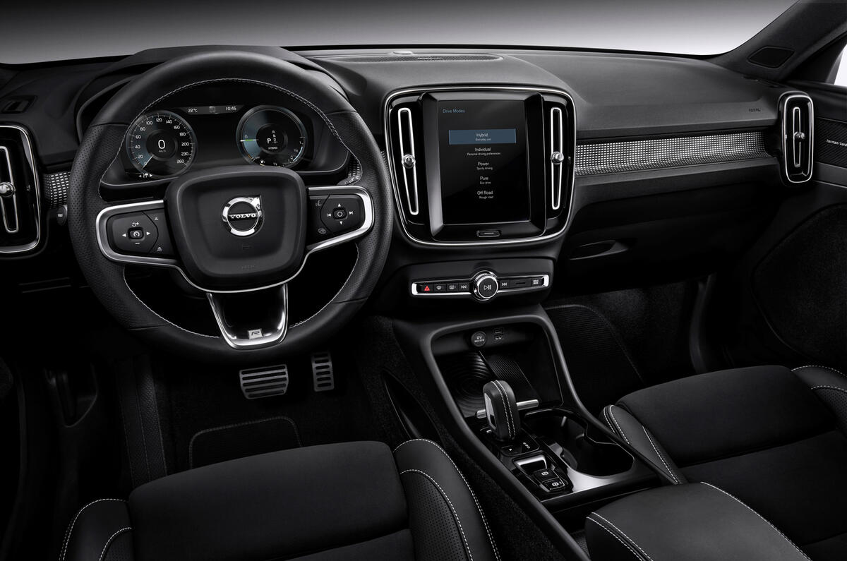 Volvo electrifies entire range with new XC40 plug-in hybrid | Autocar