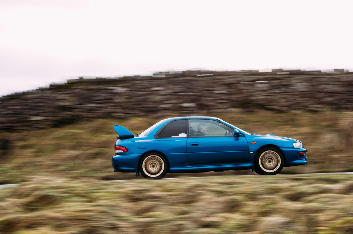 Rally legends twin test: Mitsubishi Lancer Evo VI Makinen vs Subaru ...