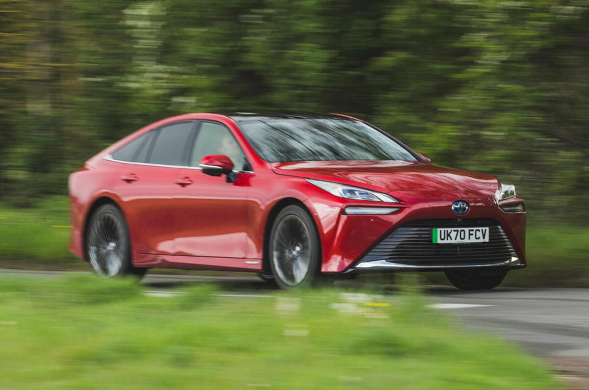 First new UK hydrogen fuelling hub to open in 2024 | Autocar