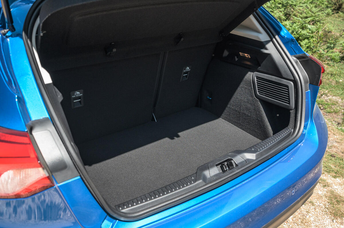 Hatch match: 2020 Volkswagen Golf vs. Ford Focus | Autocar