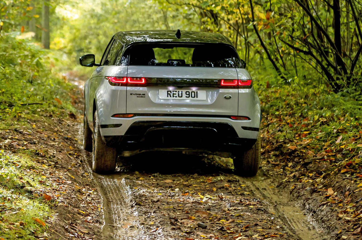 2019 Range Rover Evoque revealed with new tech and mild-hybrid ...