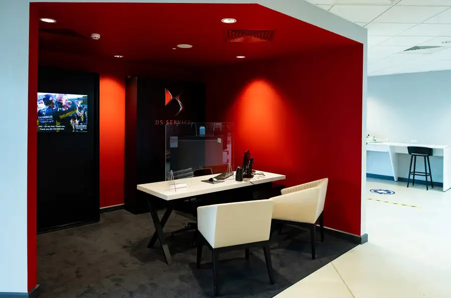 PSA Group opens flagship Citroen, DS and Peugeot site in London | Autocar