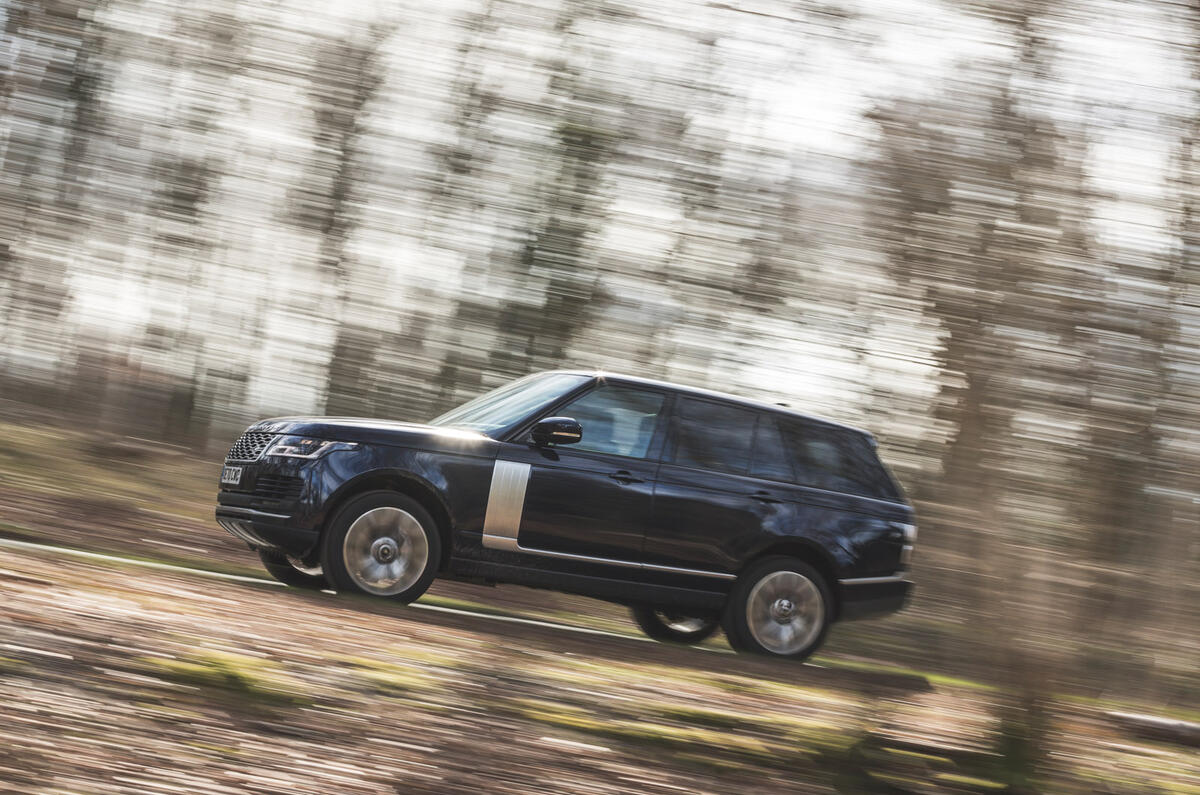 Range Rover vs Bentley Bentayga: Classy Brit brawlers face off | Autocar